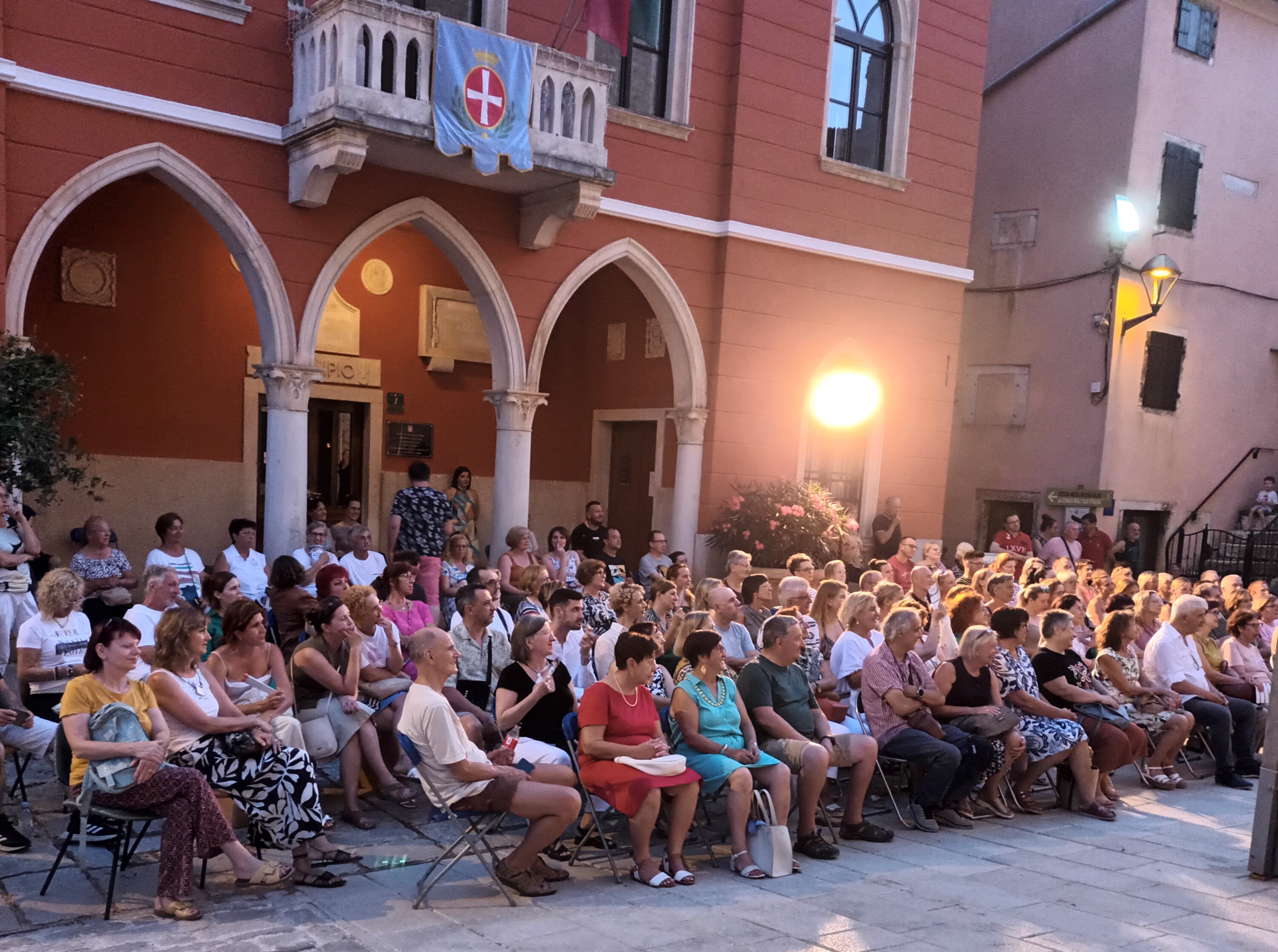 Predstava 'Hotel Plaza' u sklopu 4. Bembo Festa oduševila Bale! - IstraIN